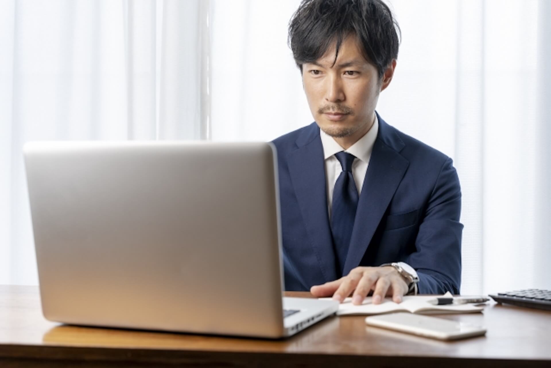 ズームでweb会議する方法とメリット・デメリットを解説 | TimeRex